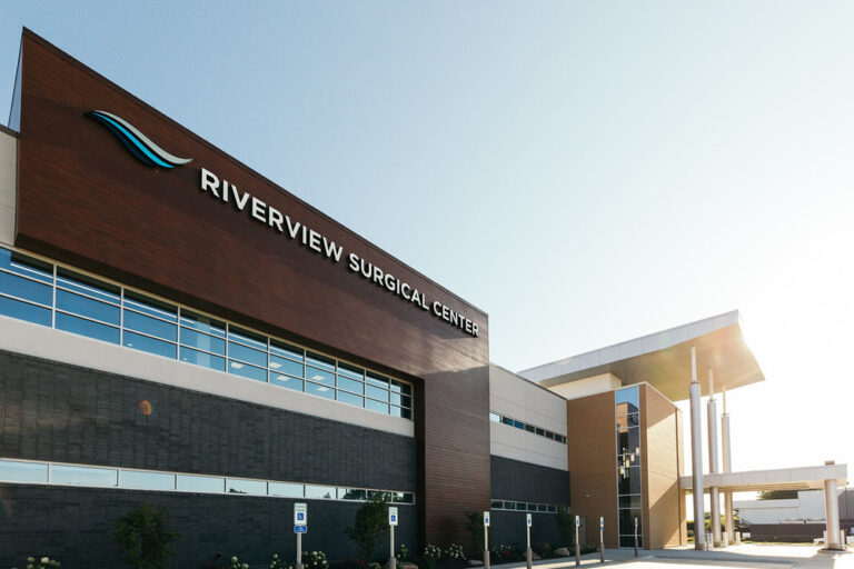 Riverview Surgical Center - Longboard Architectural Products